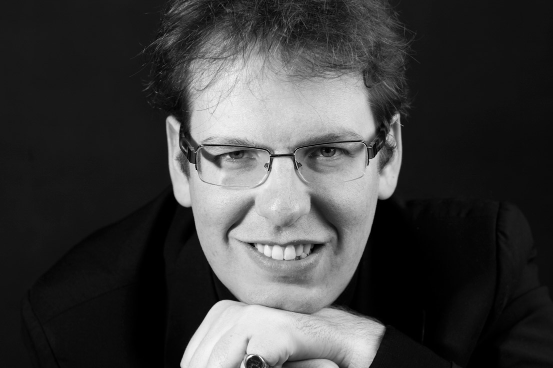 Oliver Gooch - Concert - Music International